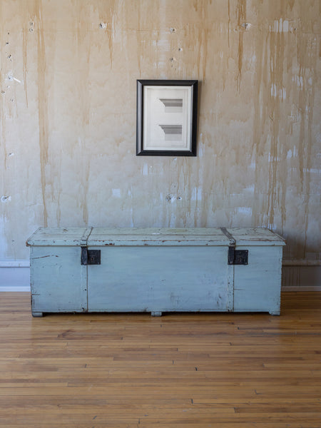 blue-antique-trunk_grande.jpg?v=1539104916